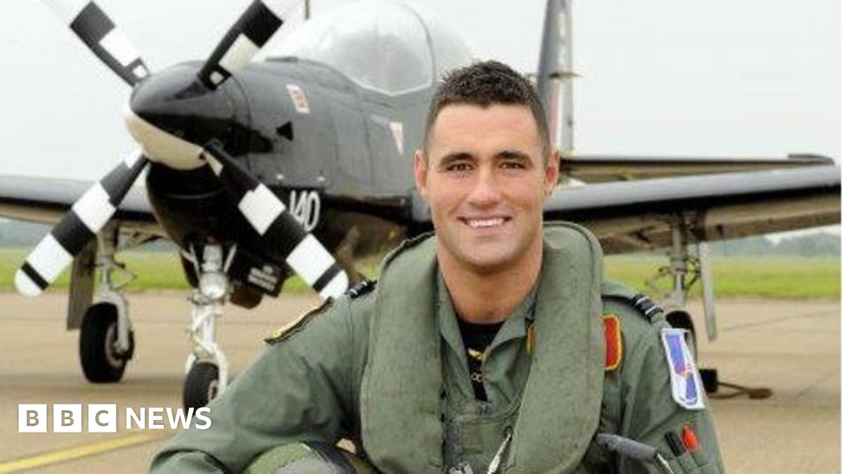 Woman 'lied' about pilot Steven Barrett's murder in Edinburgh - BBC News