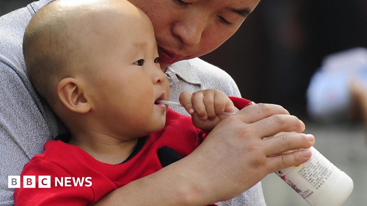 China probes foreign baby milk firms for price fixing - BBC News