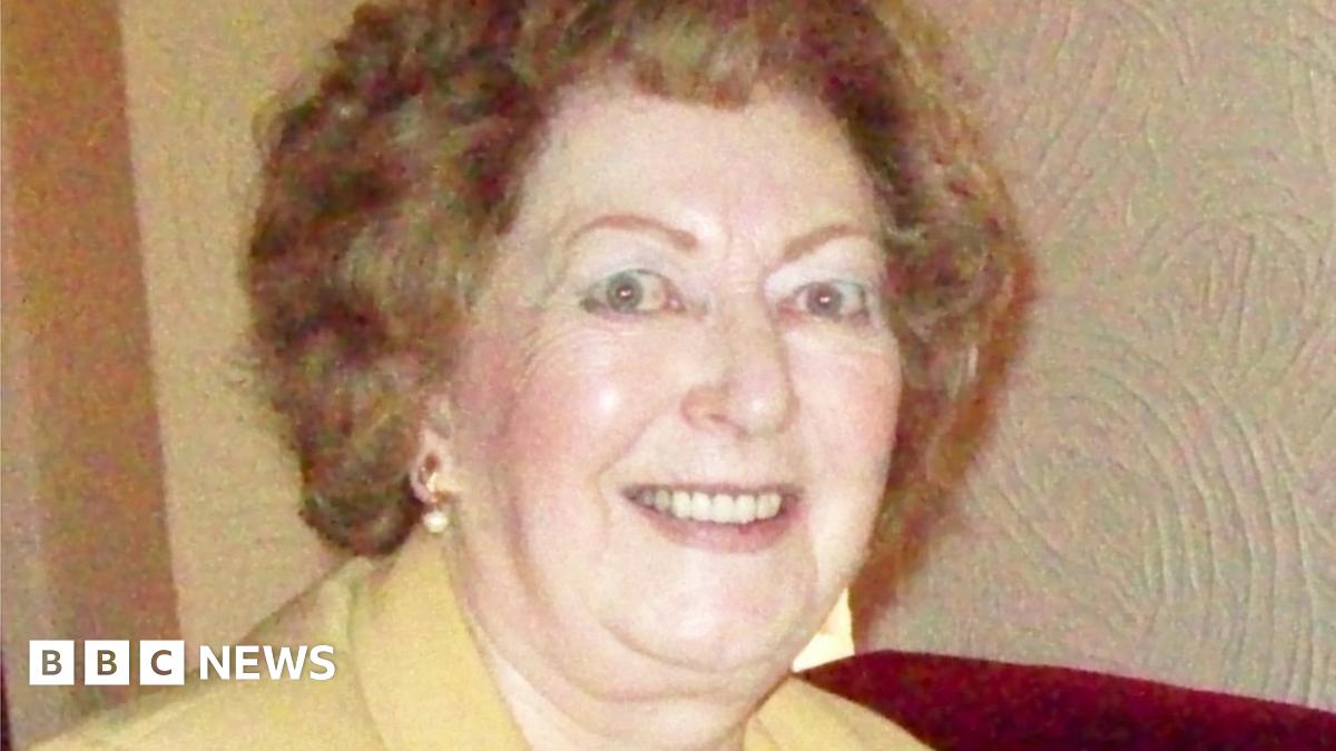 UKIP candidate Audrey Spencer's death delays Coker vote - BBC News