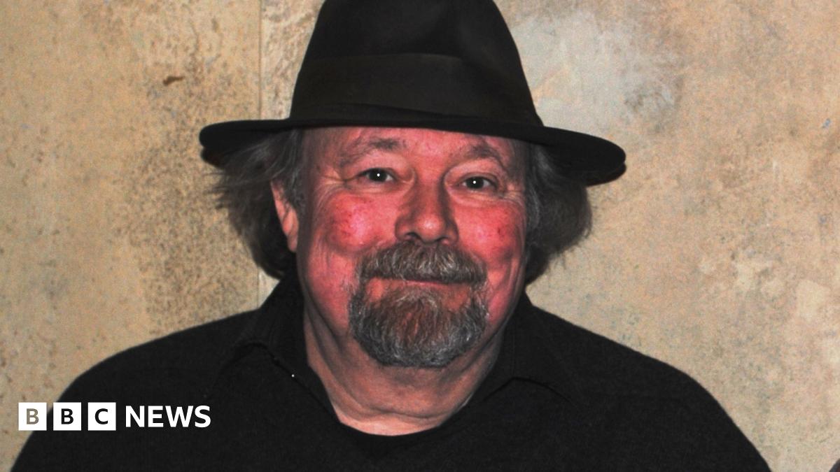 Hull Truck theatre founder returns in troubled times - BBC News