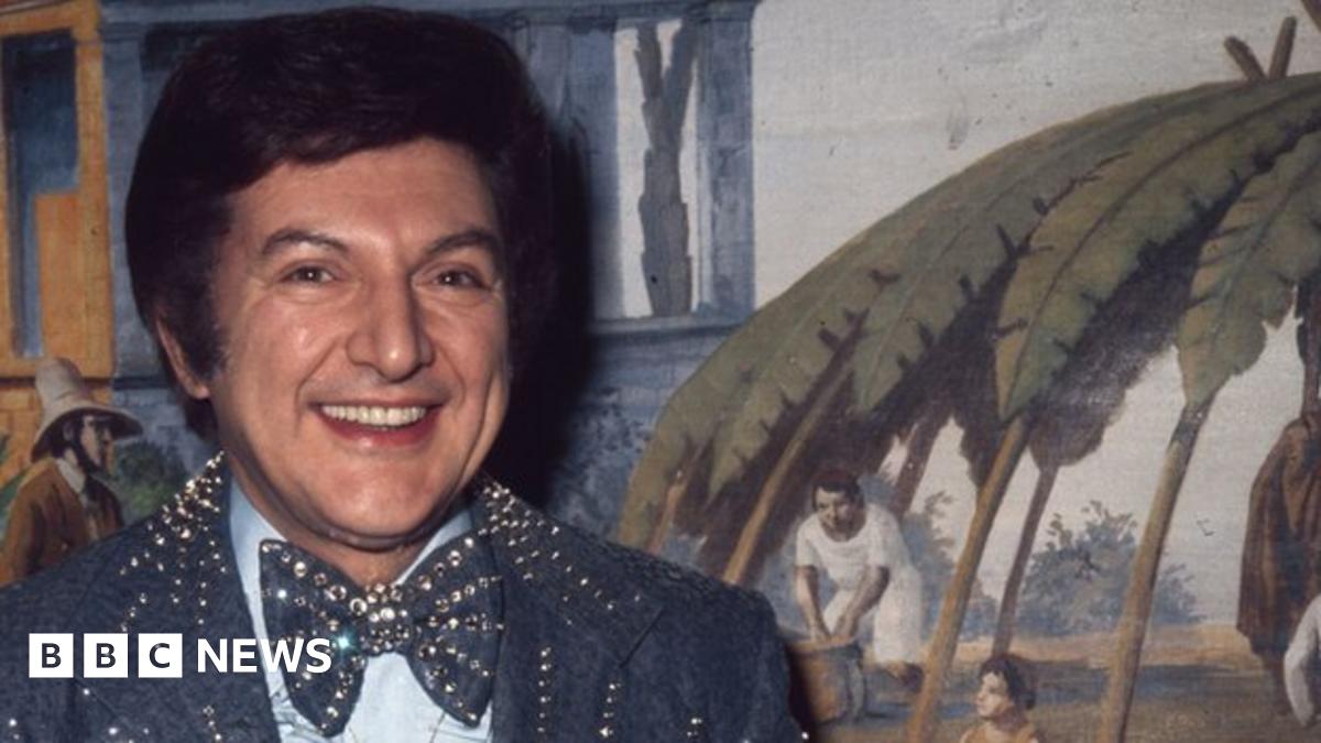 What Liberace reveals about the march of gay rights - BBC News