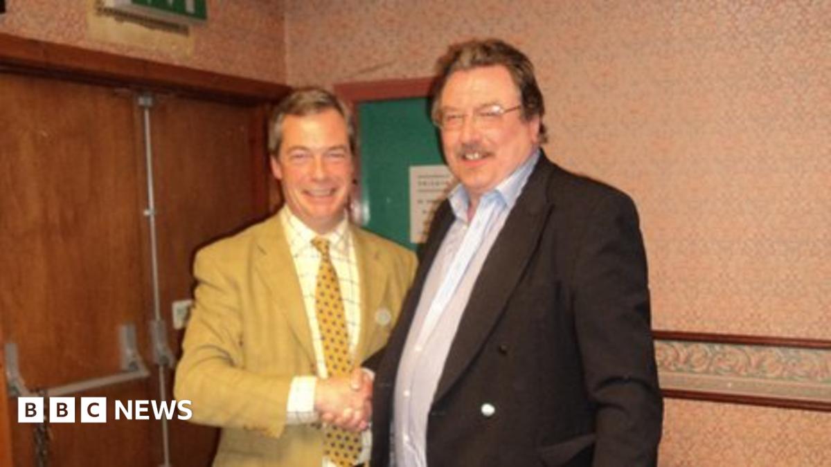 Pendle UKIP candidate Ken Bell stands down - BBC News