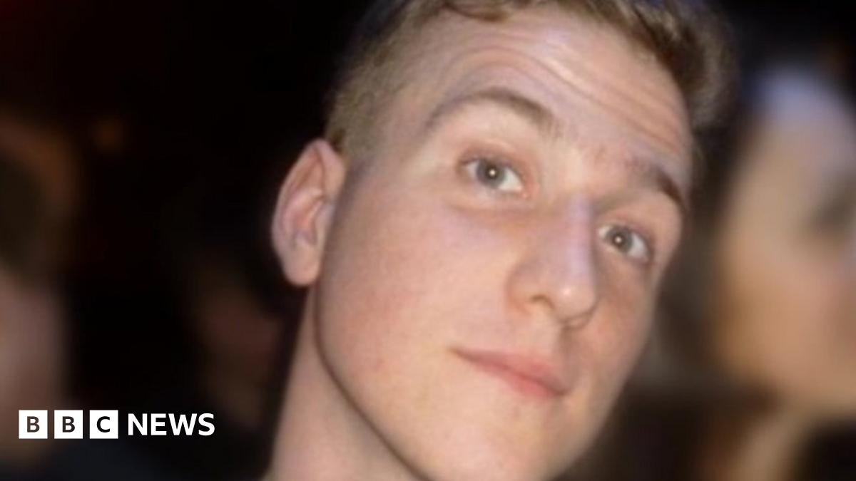 Runner Sam Brighouse died after 'ibuprofen and supplements' - BBC News