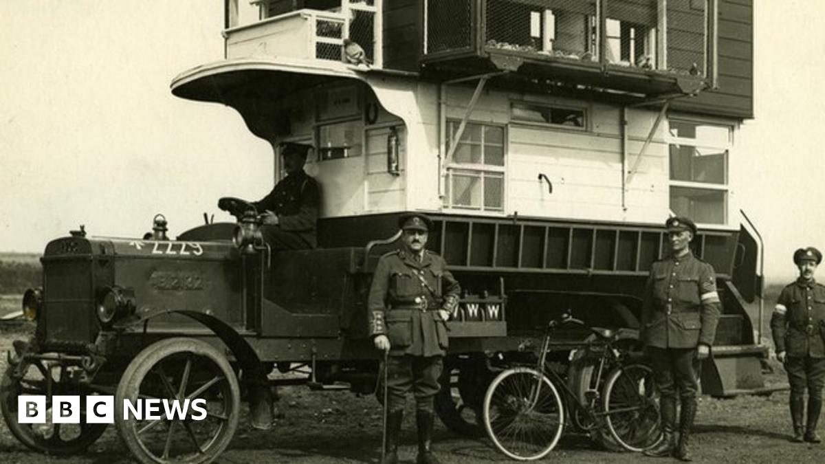 Great War bus is to be restored with lottery cash - BBC News