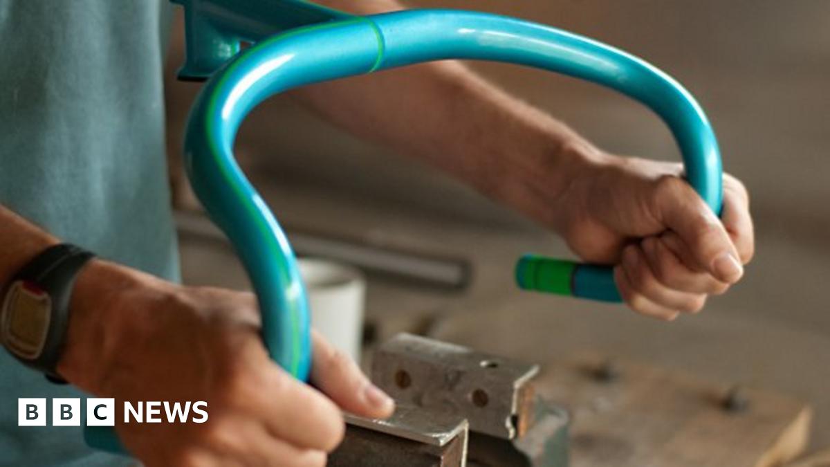 How to build a bike: The revival of a British craft - BBC News