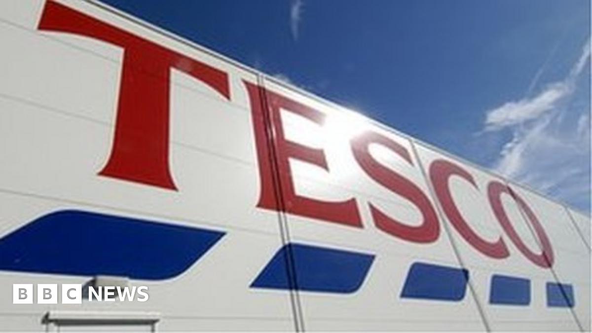 Tesco profits fall as supermarket pulls out of US - BBC News