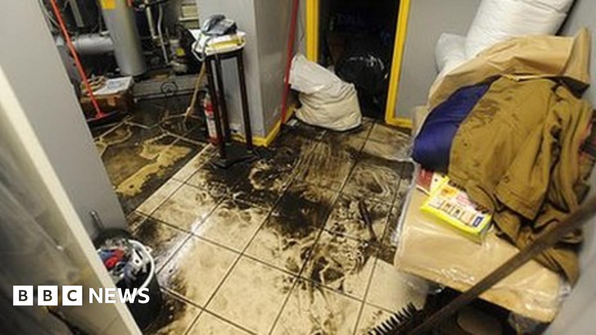 Downpatrick flooding: Clean-up operation under way - BBC News