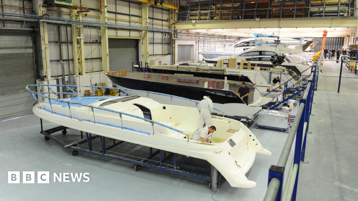 Fairline Boats expands Corby production - BBC News