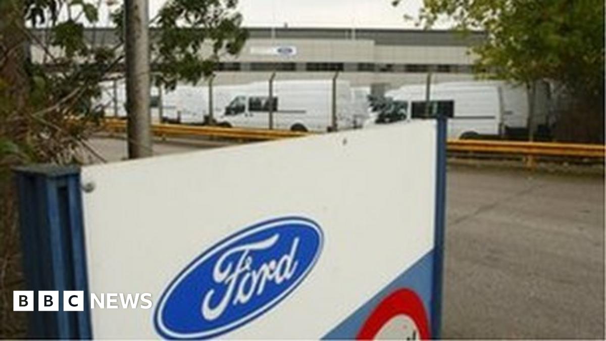 Protest at Ford's plans for Dagenham and Southampton - BBC News