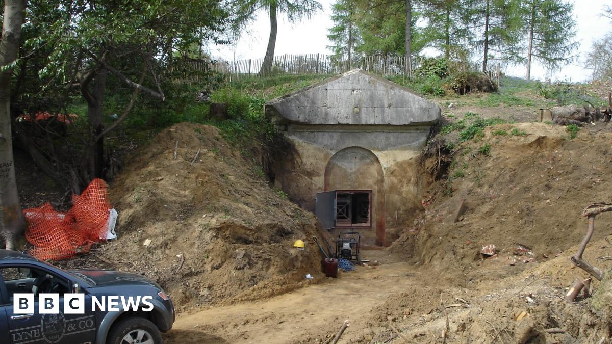 Cash to help revive Surrey's 'lost' Deepdene estate - BBC News