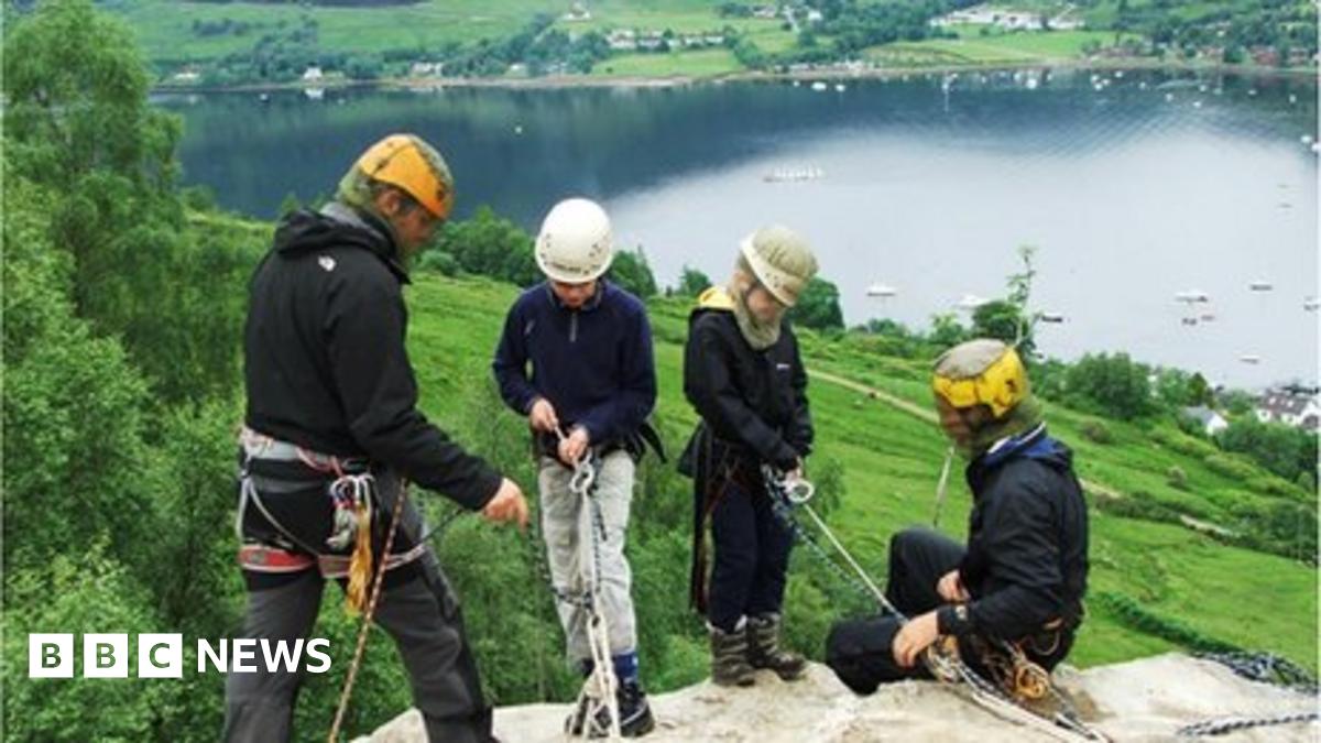 Scottish Scout numbers on the rise - BBC News
