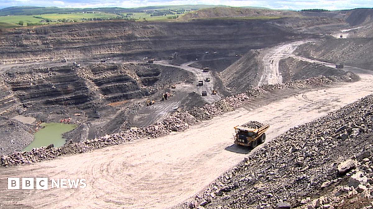 Cauldhall opencast coal mine given green light - BBC News
