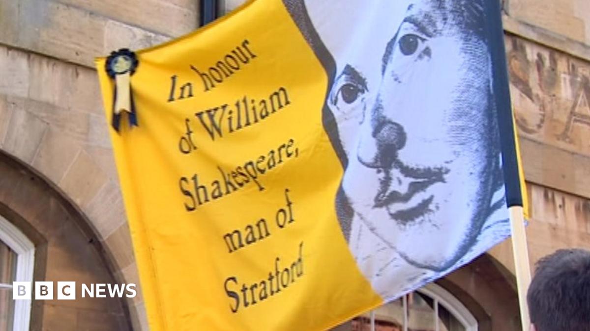 Shakespeare's birthday marked in Stratford-upon-Avon - BBC News