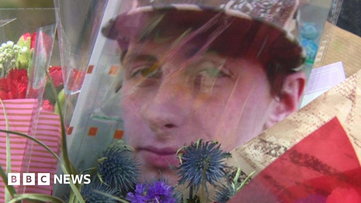 Teen jailed for life over Scarborough seafront murder - BBC News