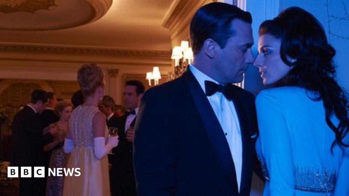 Mad Men creator fights off fan criticism - BBC News