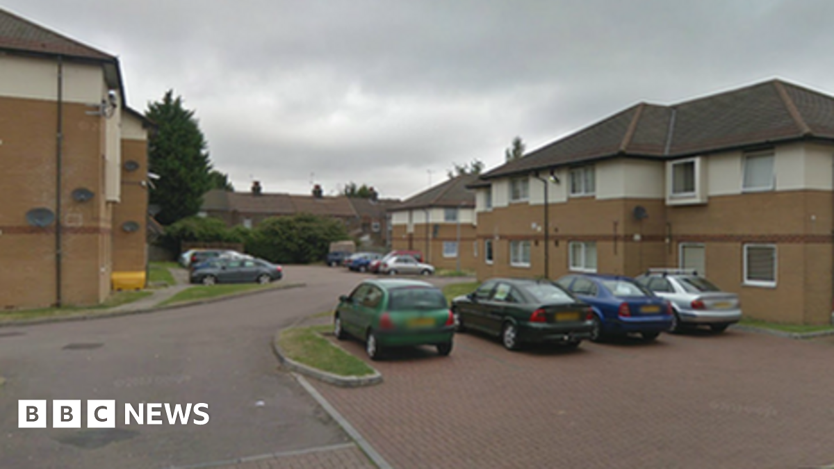 Mark Hannell accused of Ryan Burke murder in Luton - BBC News