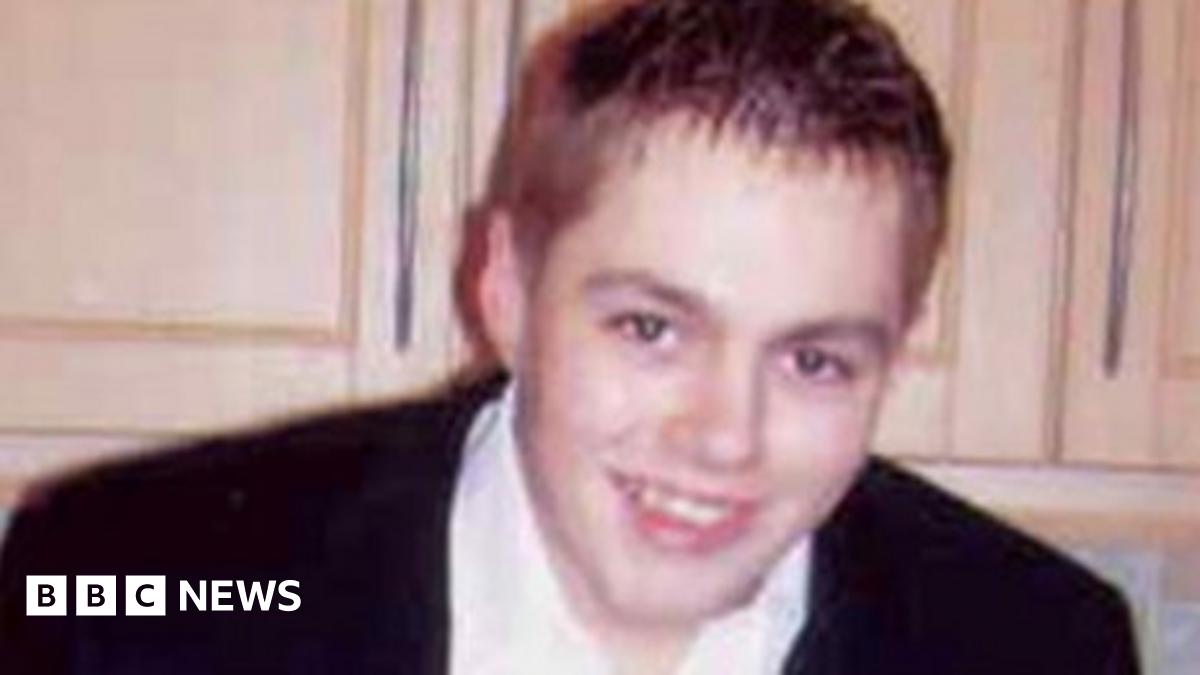 Danny Jones murder case: Oswestry teenager in court - BBC News