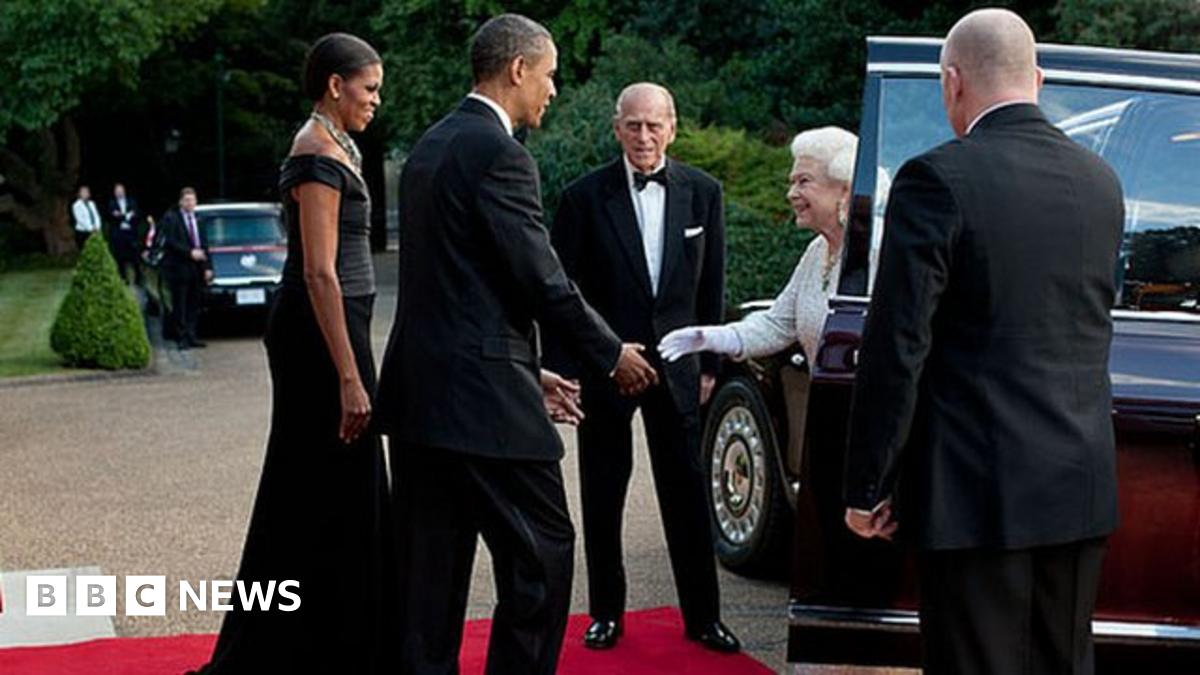 China tea set and brooch among royals' gifts to Obamas - BBC News