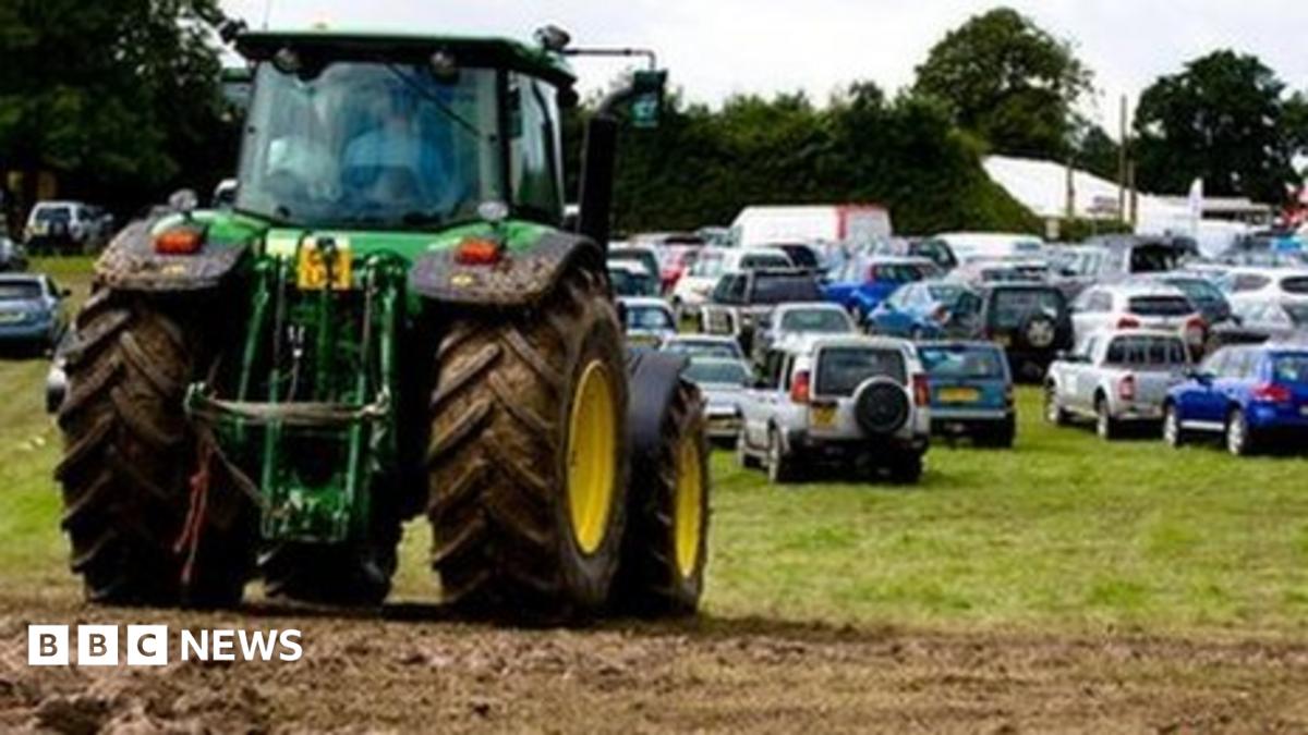 Kent County Show loses county council exhibitor - BBC News