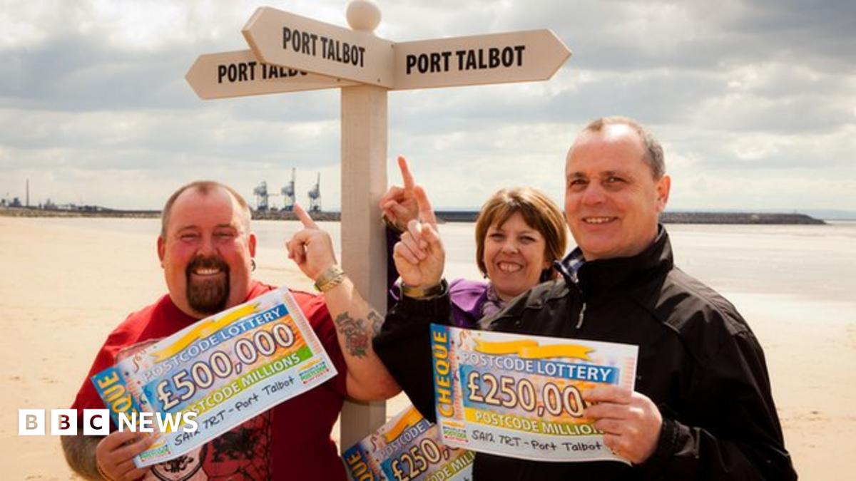 Port Talbot neighbours share £1m People's Postcode Lottery prize - BBC News