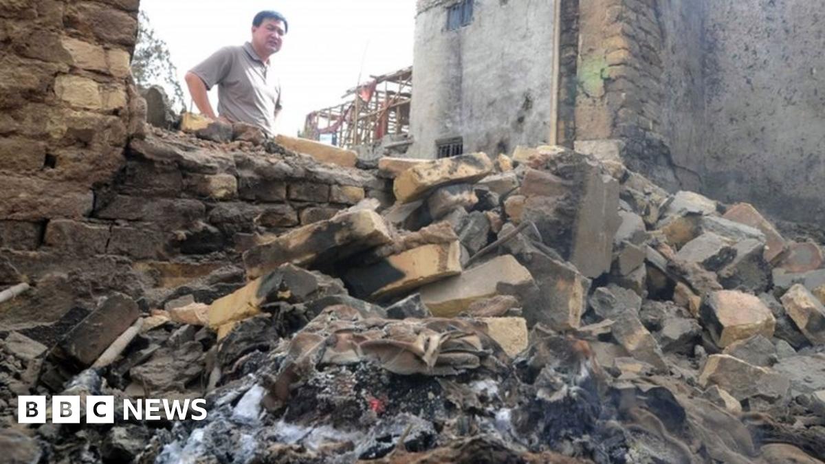 China 'arrests more suspects' over Xinjiang clashes - BBC News