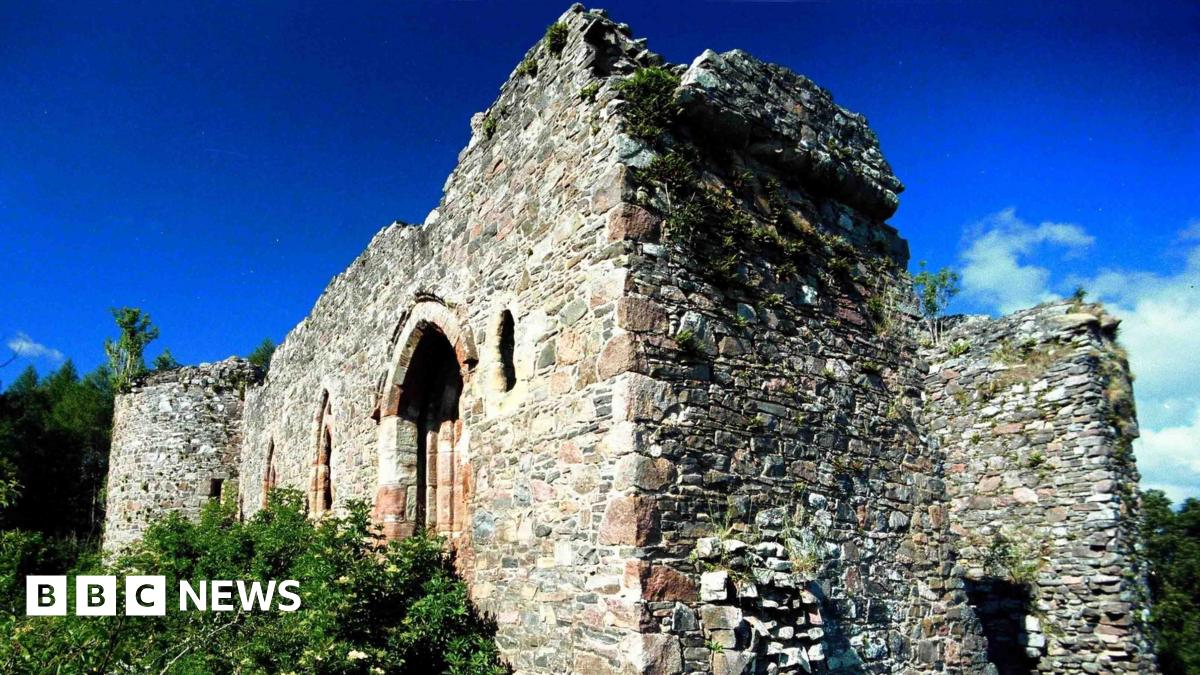 Haunted castle: The ruin with a colourful past - BBC News