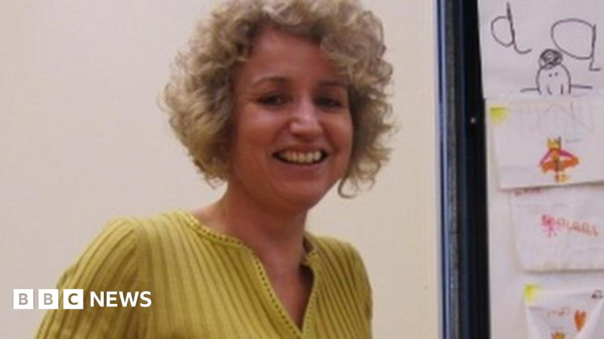 Helen Mann inquest: Head teacher suicide verdict - BBC News