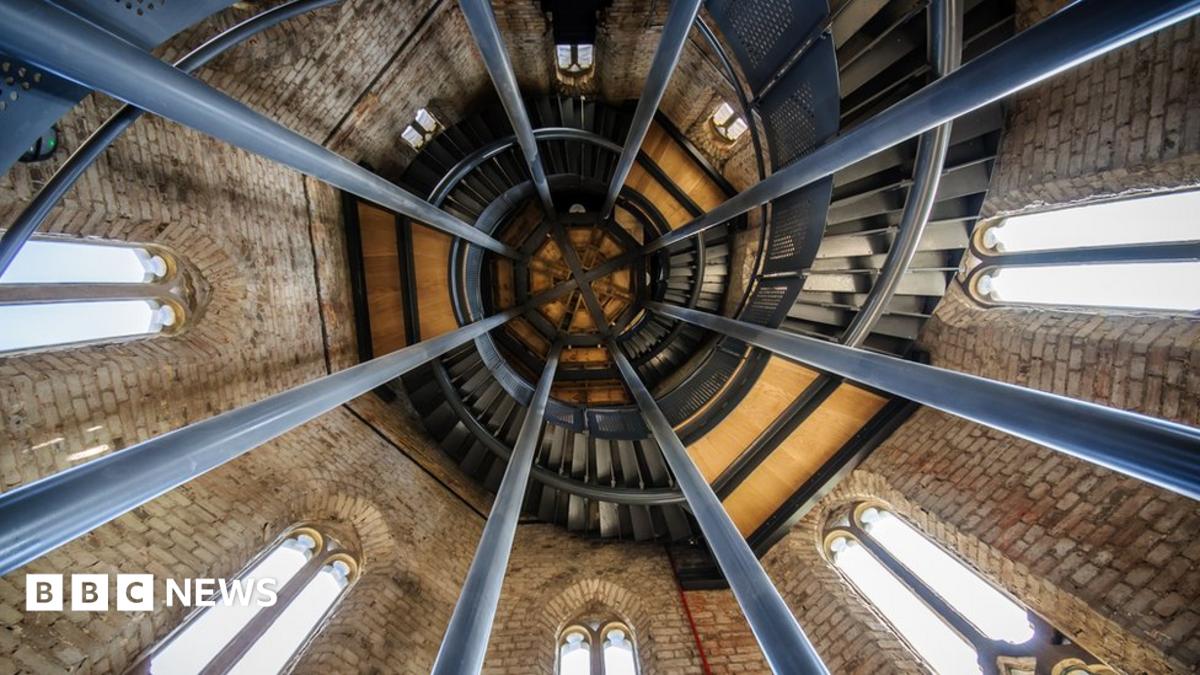 In Pictures: Hadlow Tower restored - BBC News
