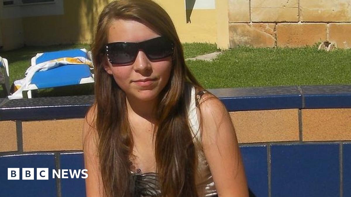 Barrow minibus death girl Bethany Crook 'was a beautiful girl' - BBC News