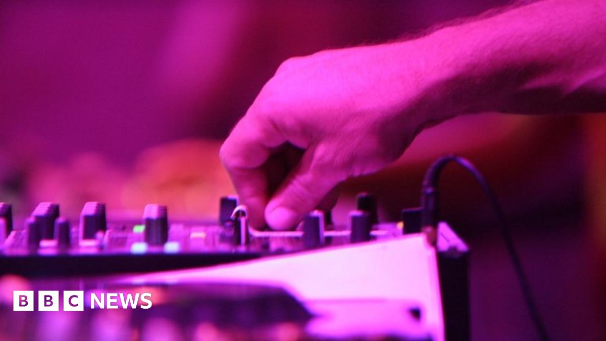 Southwark's Cable nightclub shut by landlord Network Rail - BBC News