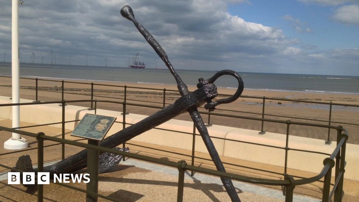 Redcar's Birger anchor returned to seafront - BBC News