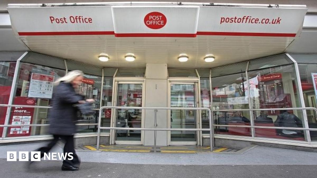Crown Post Office staff go on strike - BBC News