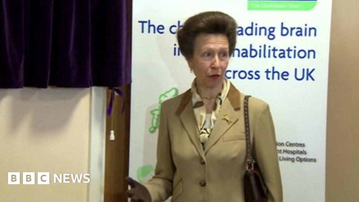 Princess Anne opens Swindon brain injury hospital - BBC News