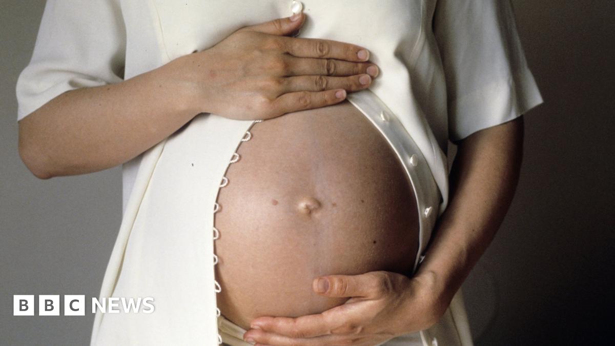 Flu in pregnancy 'may raise bipolar risk for baby' - BBC News