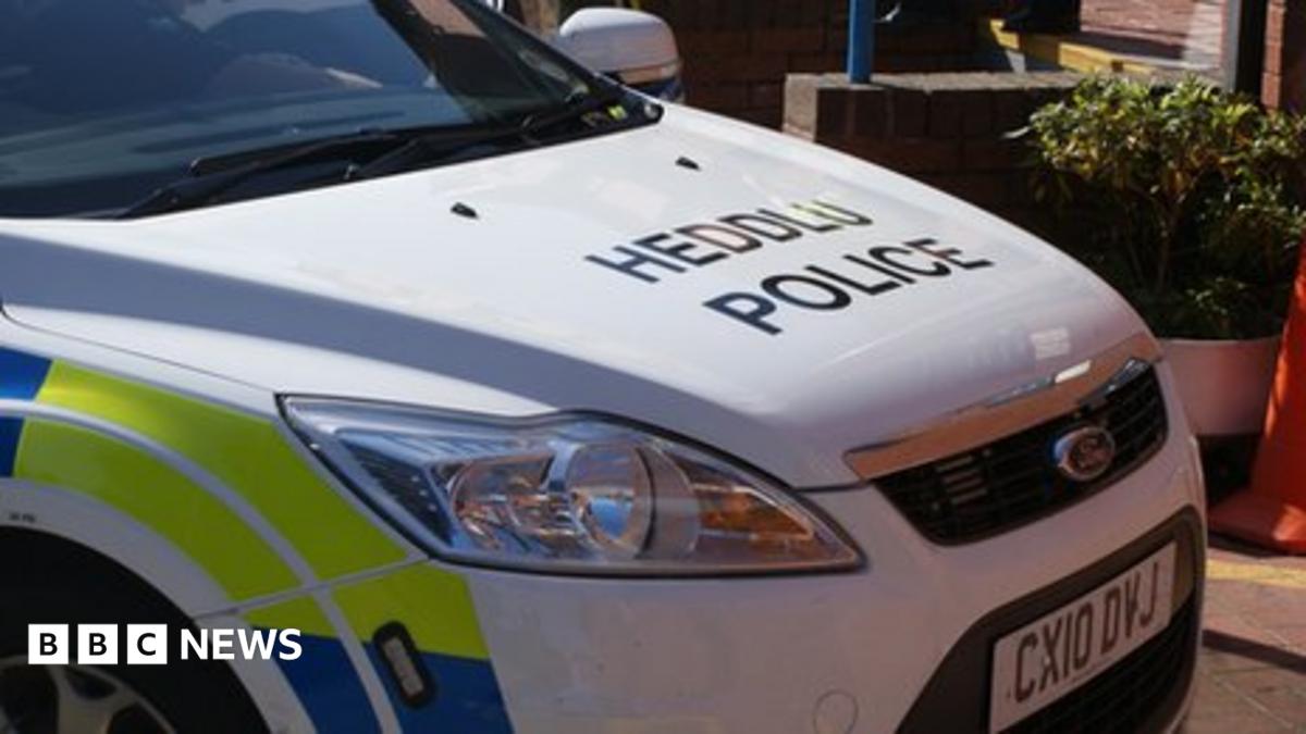 Beaumaris A545 seafront road closed after fatal crash - BBC News