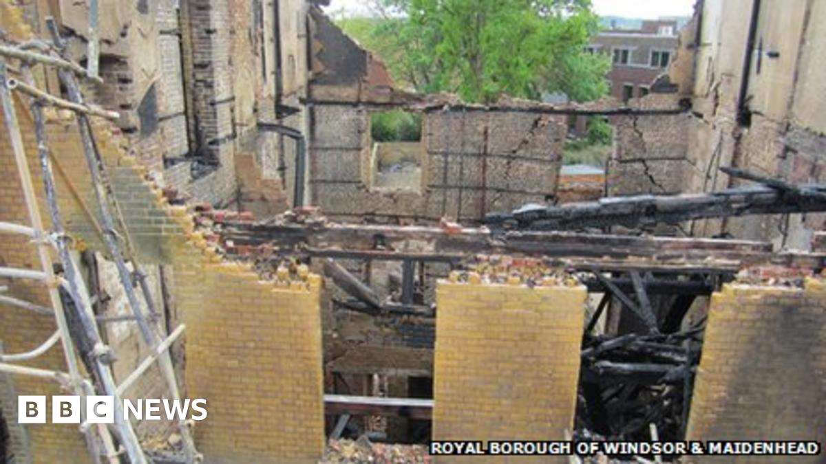 Windsor house blaze investigators seek witness - BBC News
