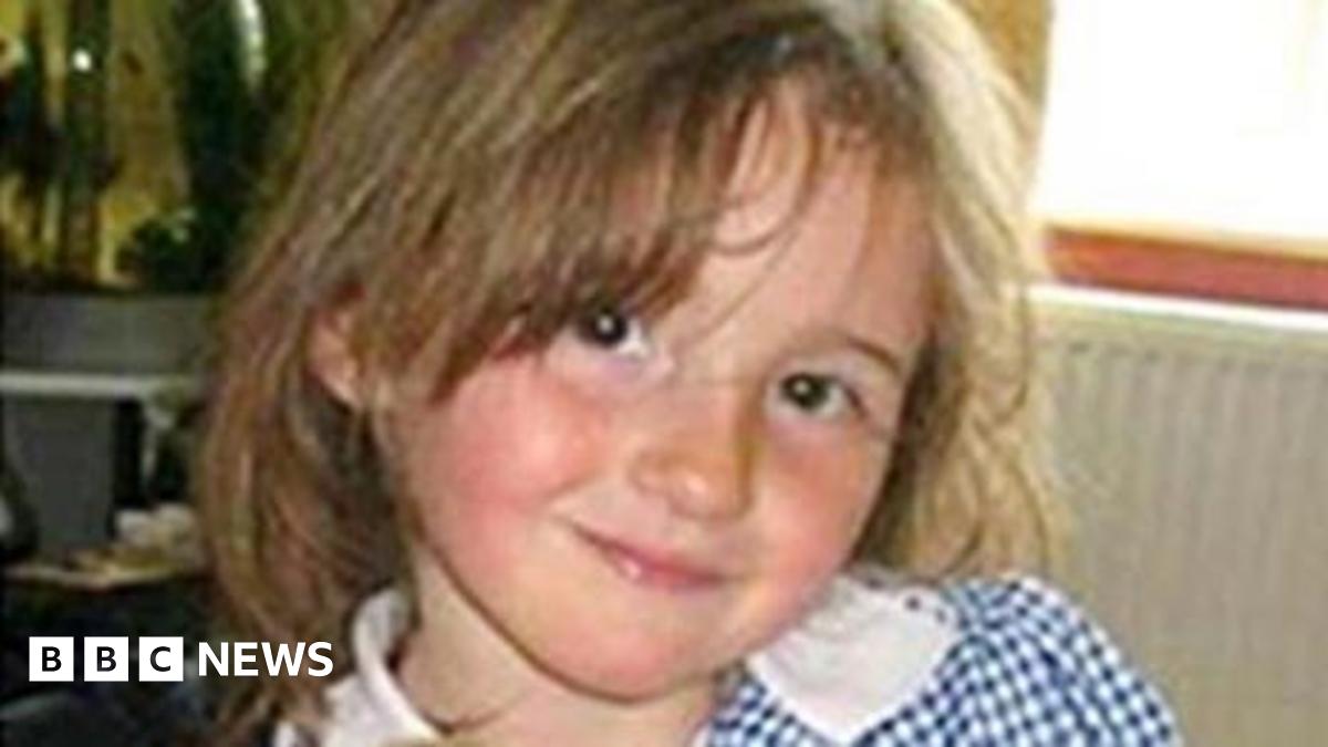 April Jones murder case: Blood 'around suspect's home' - BBC News