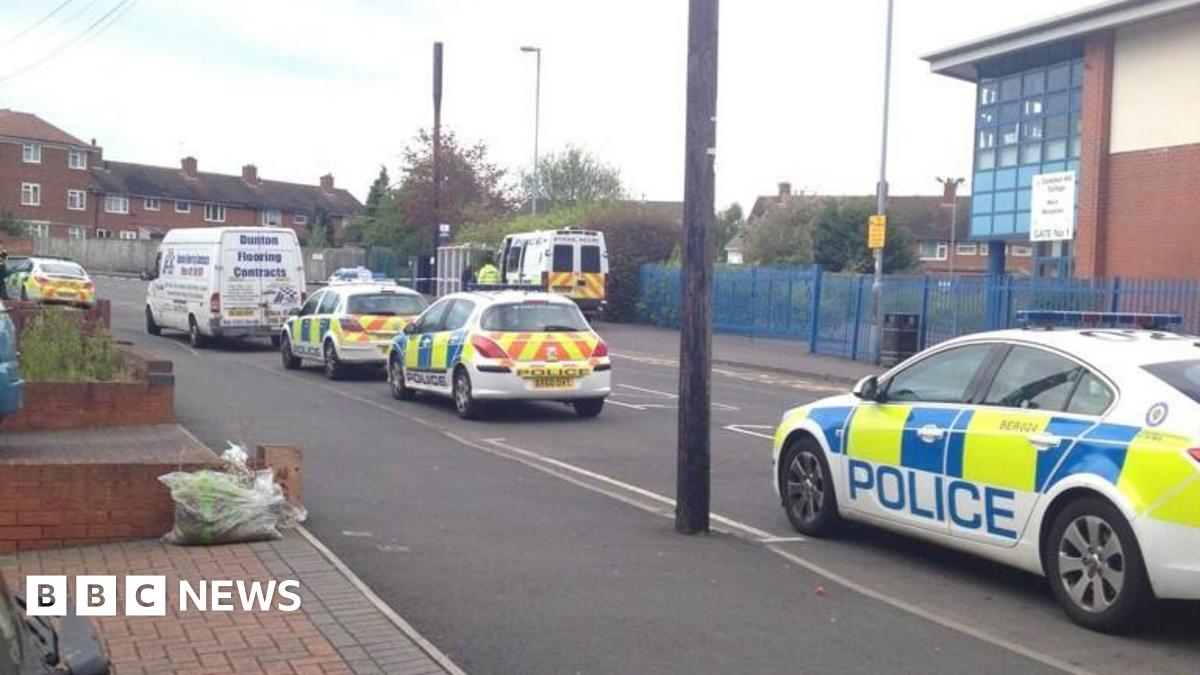 Marlon O'Reilly named as Dove Cote pub shooting victim - BBC News