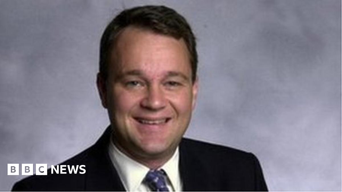 Tory MP Mark Simmonds would welcome Farage contest - BBC News