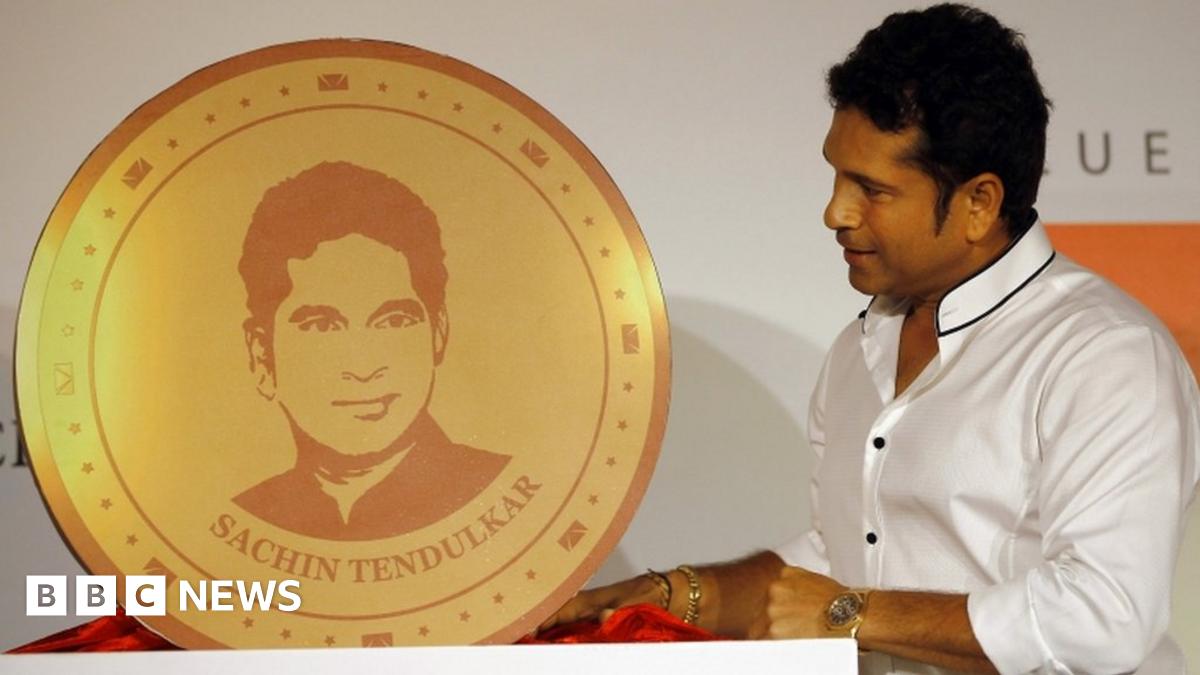 Sachin Tendulkar unveils gold coin engraved with his face - BBC News