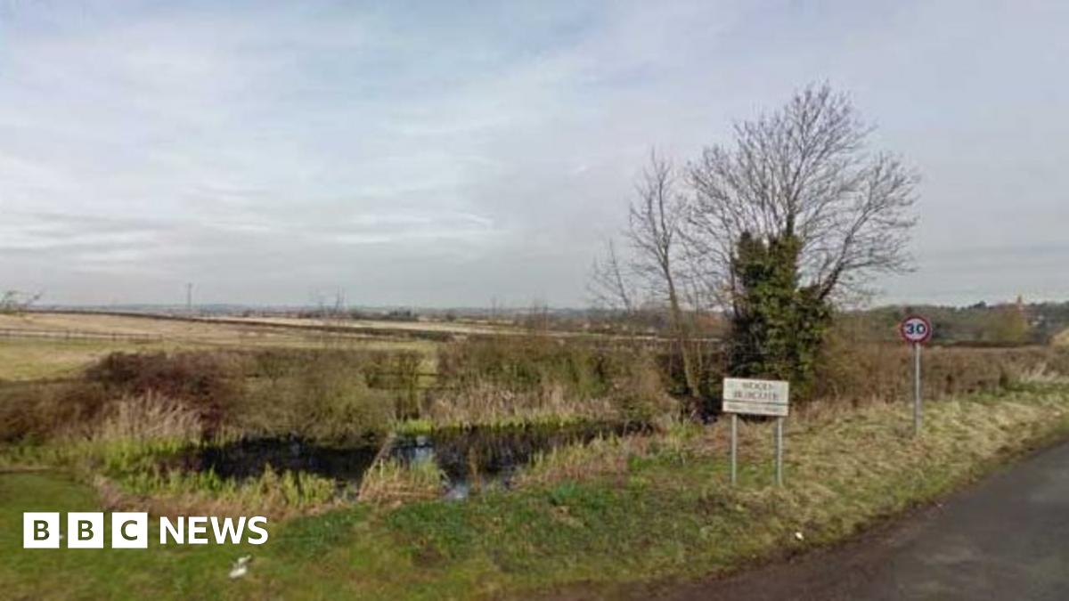 Towcester southern extension plans approved - BBC News