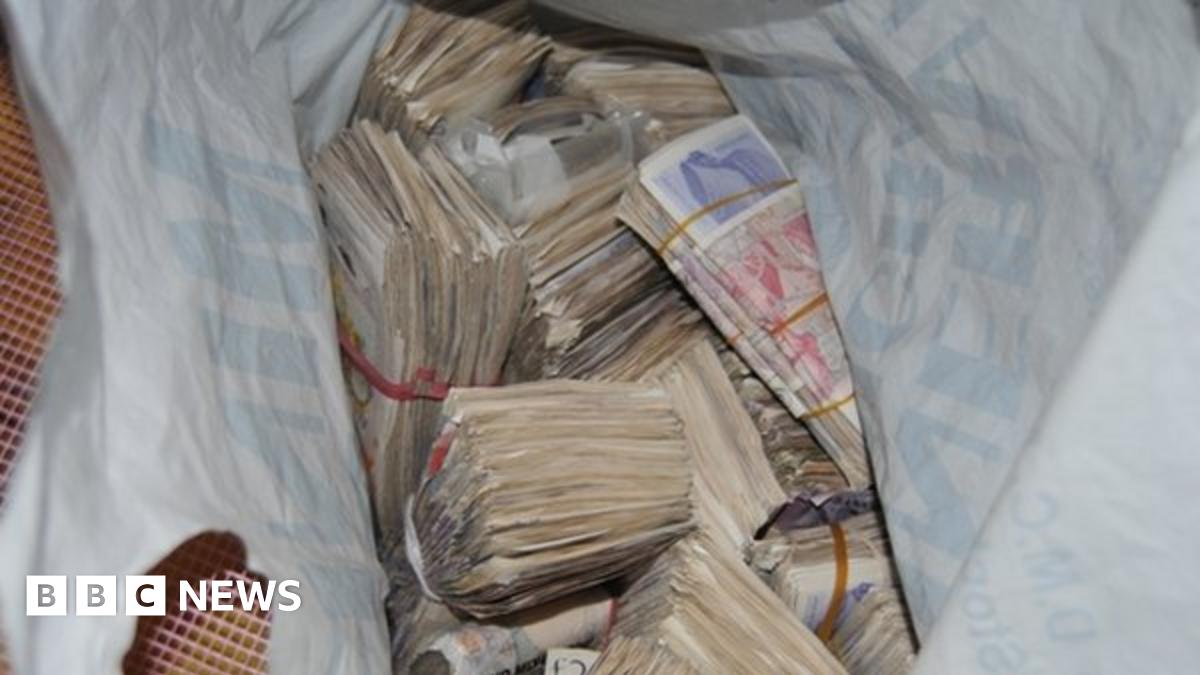 Fourteen arrested during Newcastle drugs raid - BBC News