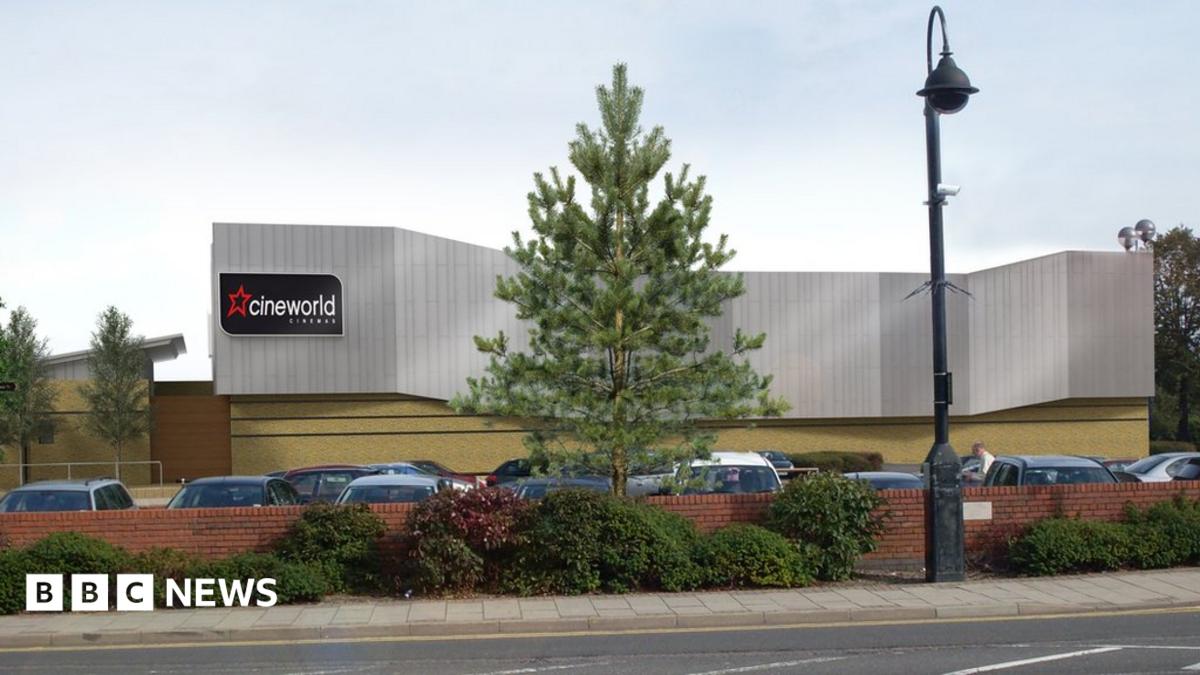 Cineworld cinema to be rebuilt over 30in error - BBC News
