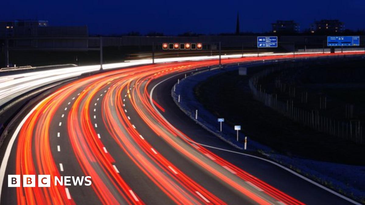 Autobahn speed limits: Germany's love of the fast lane - BBC News