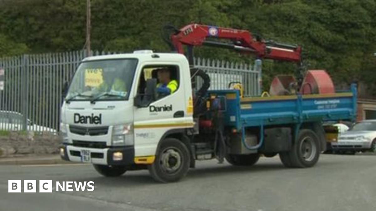 Dwr Cymru saves 400 jobs after Daniel Contractors collapse - BBC News