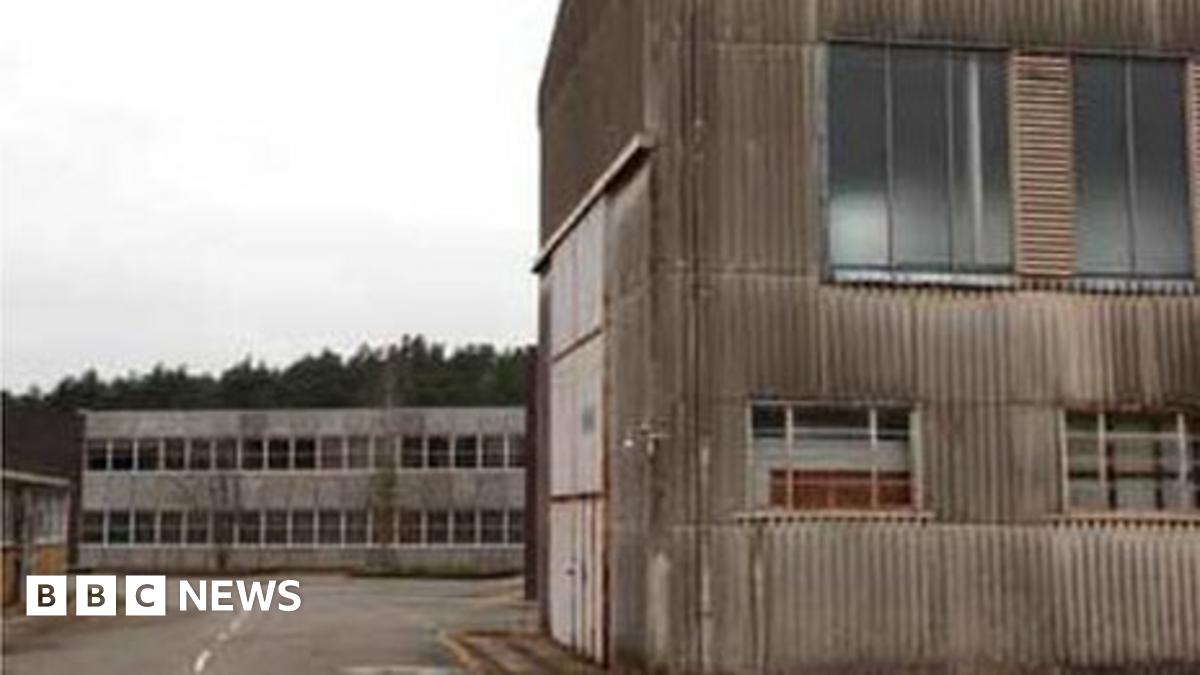 Crowthorne 1,000 homes planned for lab site - BBC News