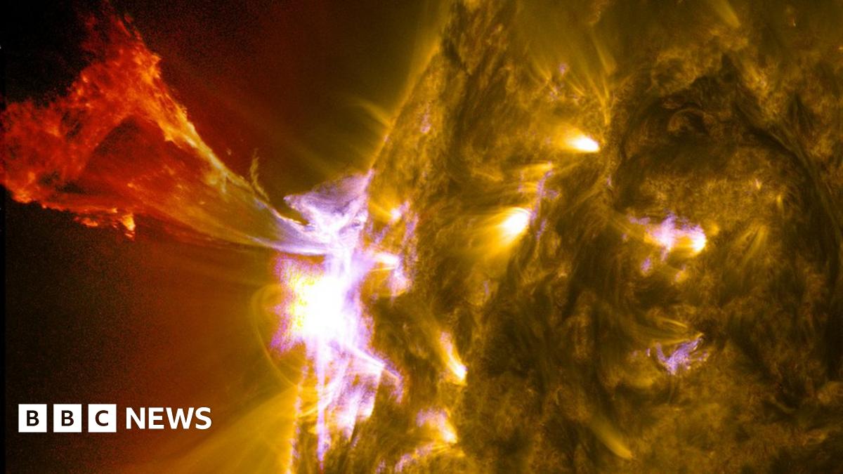 In pictures: Raw power of the Sun - BBC News