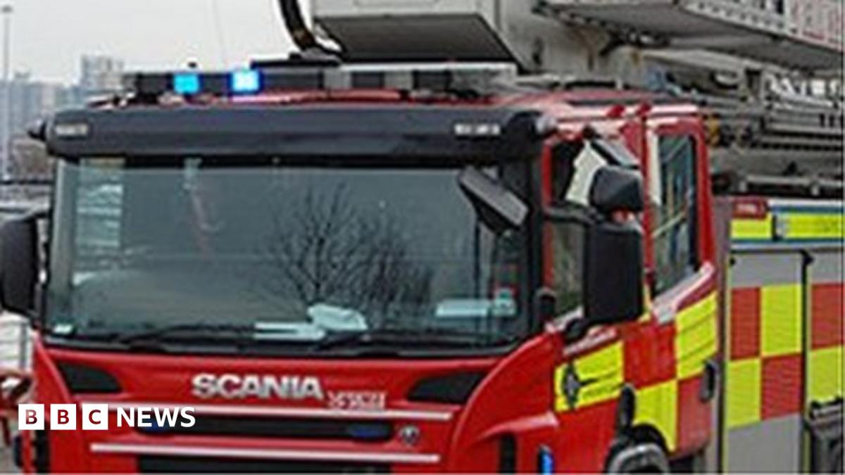 Men treated after ice cream van fire in Renfrewshire - BBC News