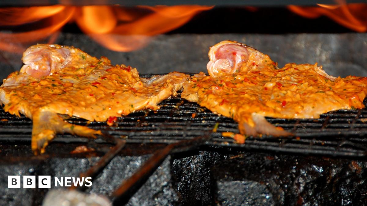 Keeping alive Gaza's culinary traditions - BBC News