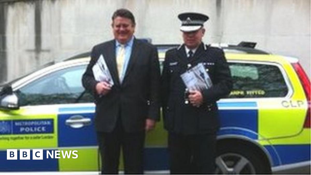 New Metropolitan Police HQ announced as Curtis Green Building - BBC News